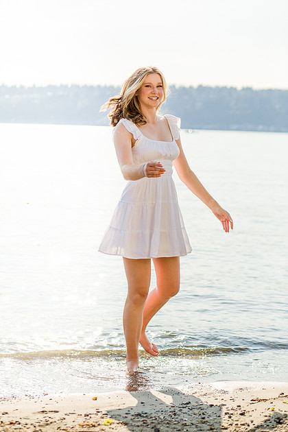 Jeannine Pound Photography | Ines - Class of '25!! Flowers, Beach ...